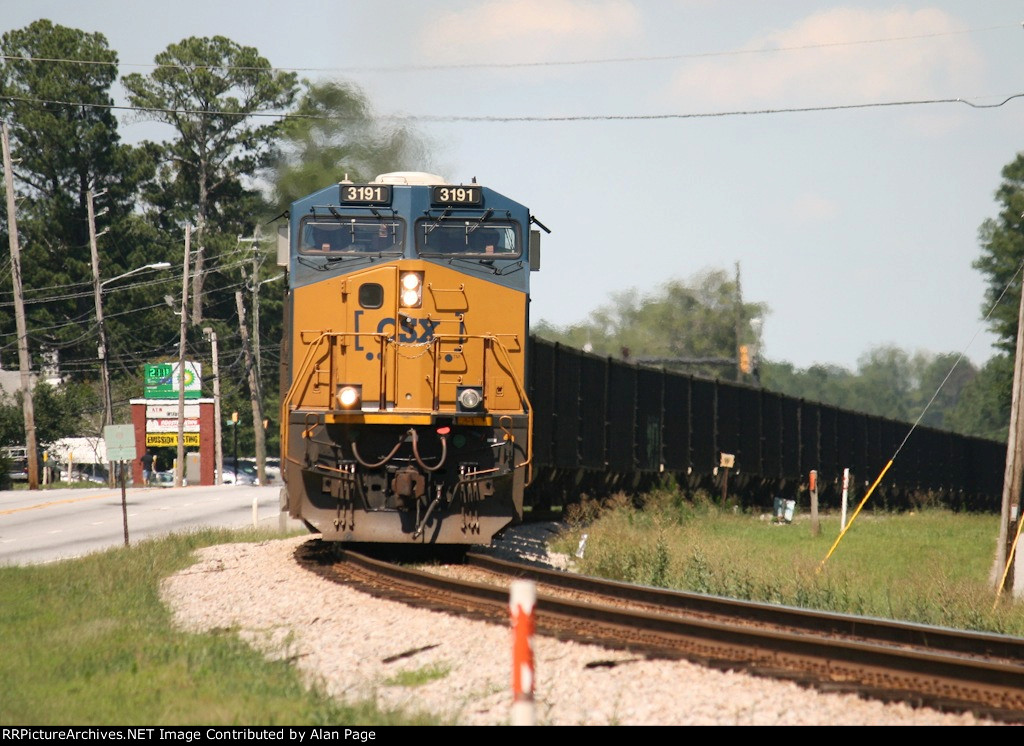 CSX ES44AC-H 3191 leads SB coal